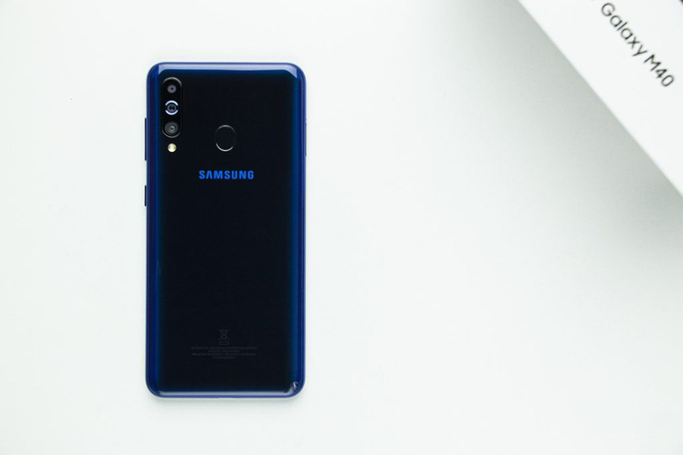 Samsung Galaxy M40 chính thức ra mắt: Màn hình “đục lỗ”, chip ...