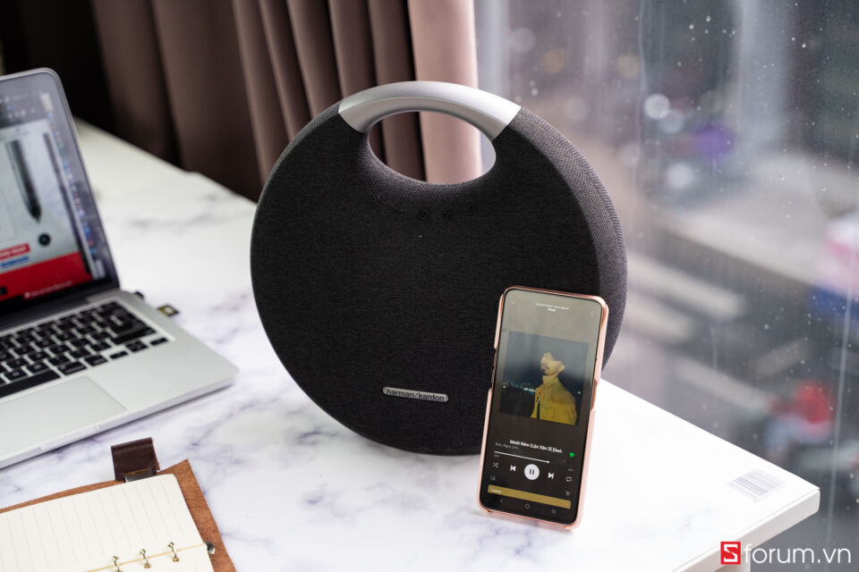 Trên tay Harman Kardon Onyx Studio 5 : Đáng giá đến từng xu, đúng nghĩa ...