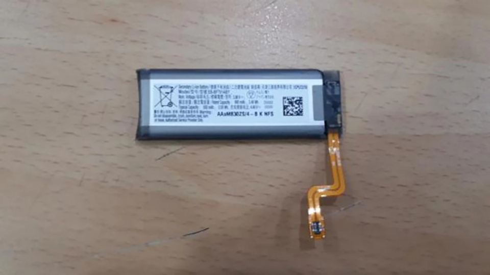 Báo cáo: Galaxy Z Flip sẽ có pin 3,300 mAh và mặt kính siêu mỏng