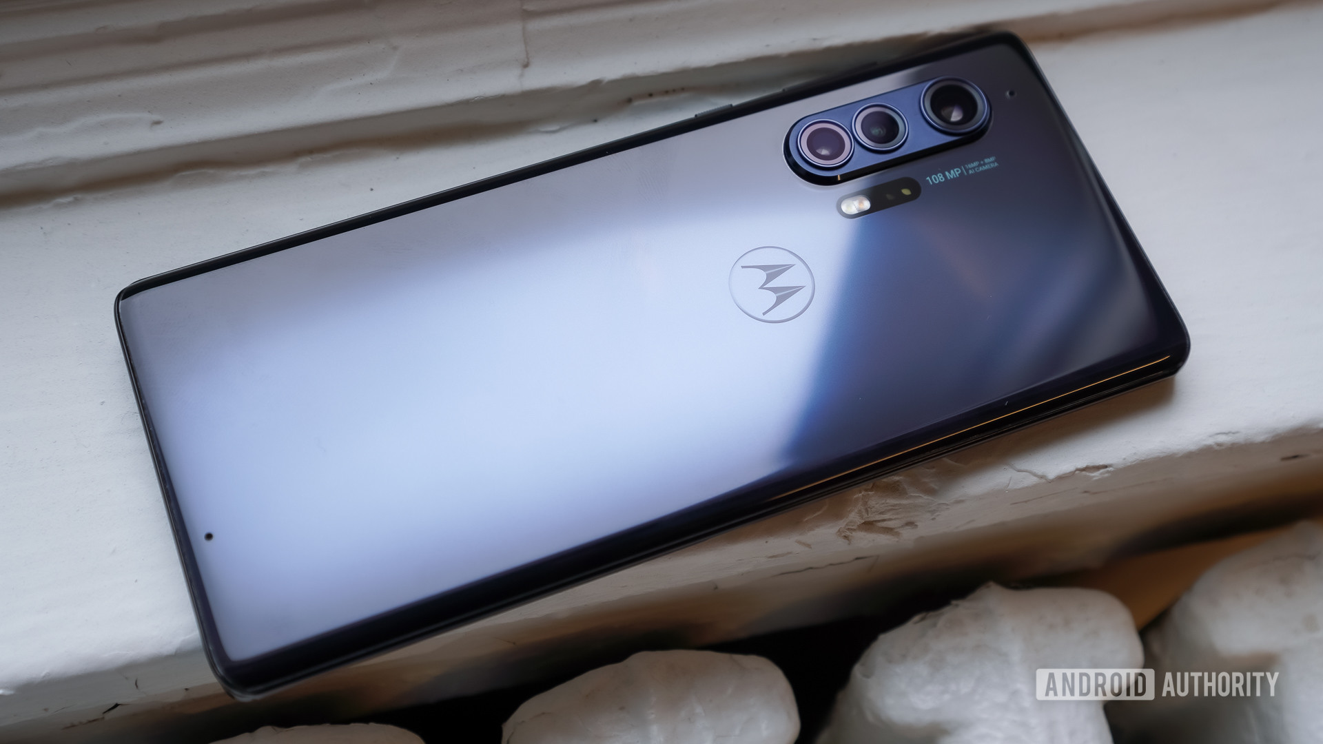 Motorola sẽ cập nhật hai phiên bản Android cho Edge Plus