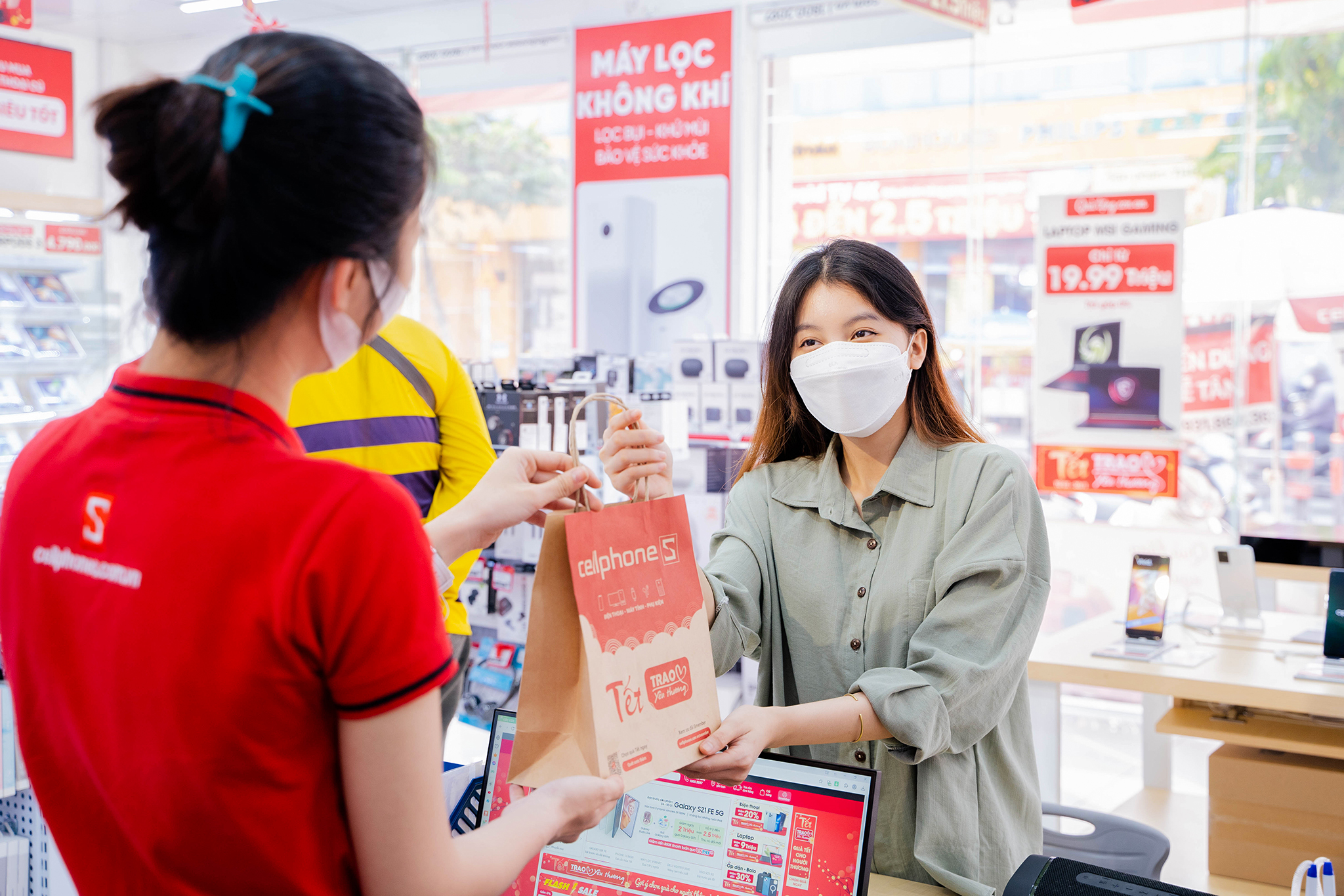 CellphoneS mở lại toàn bộ cửa hàng và dịch vụ giao hàng, phục vụ nhu ...