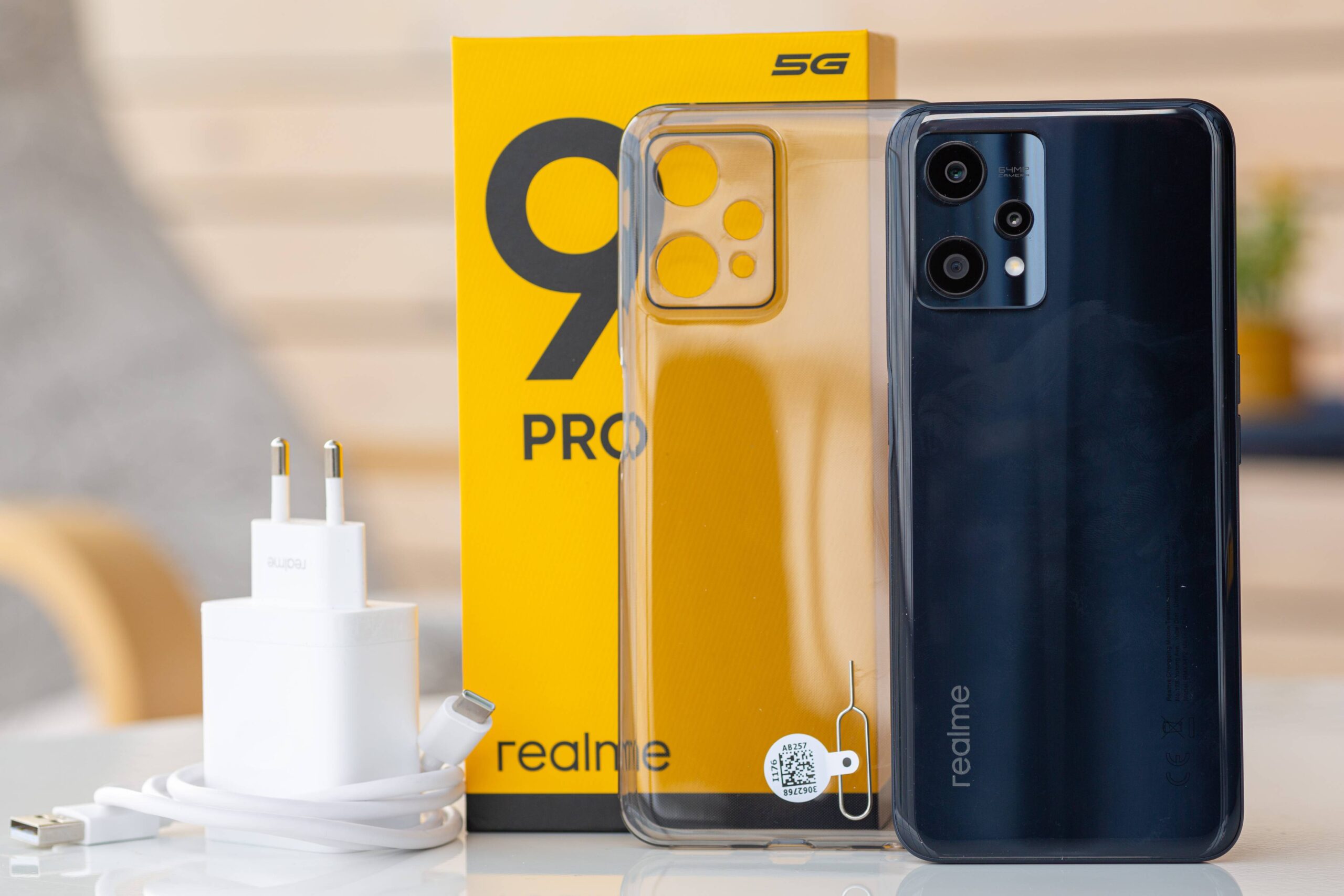 Trên tay realme 9 Pro: Màn hình 120Hz, Snapdragon 695 5G, pin 5000mAh ...