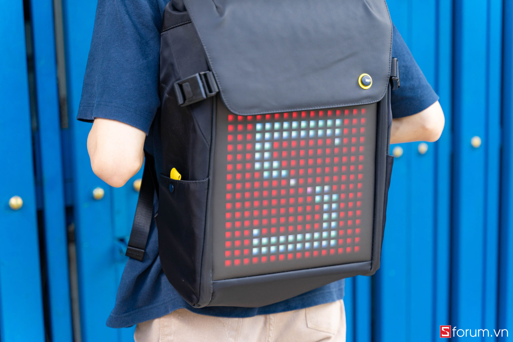 Trên tay Balo Divoom Pixoo Backpack-M: Tích hợp màn LED chơi game, DJ,