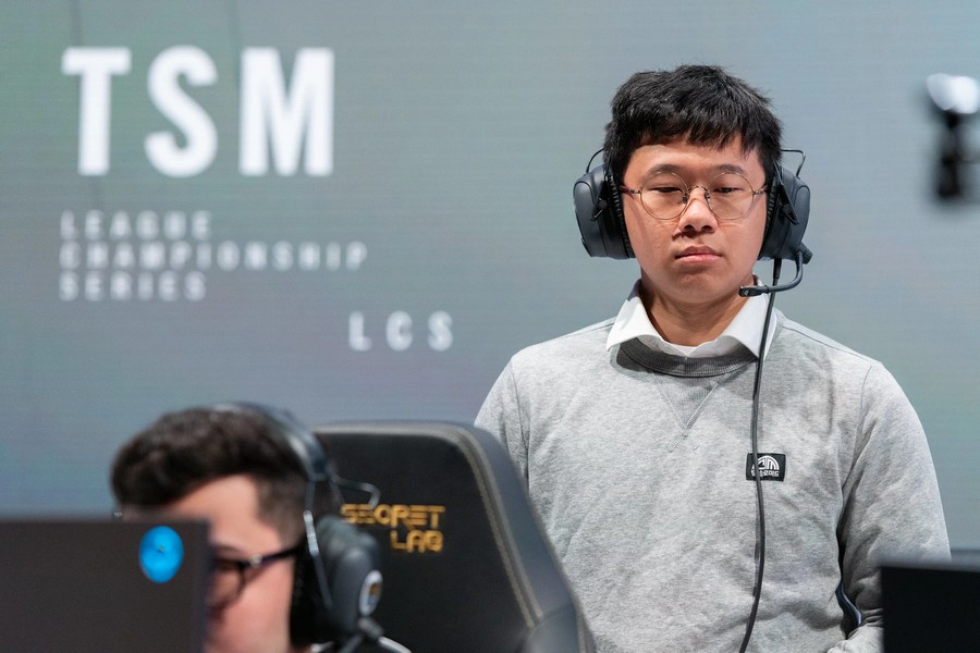 Drama TSM: Huấn luyện viên lừa tiền tuyển thủ cả chục tỉ đồng