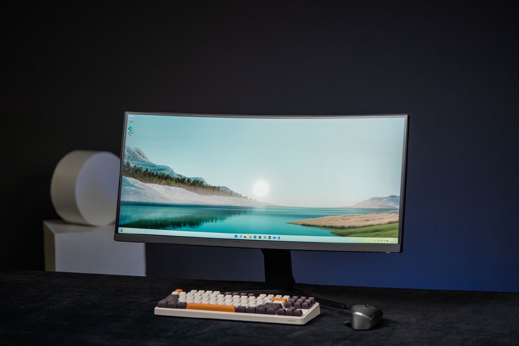 Cận cảnh màn hình Redmi Curved Monitor cho game thủ: Tỷ lệ 21:9, tần số ...