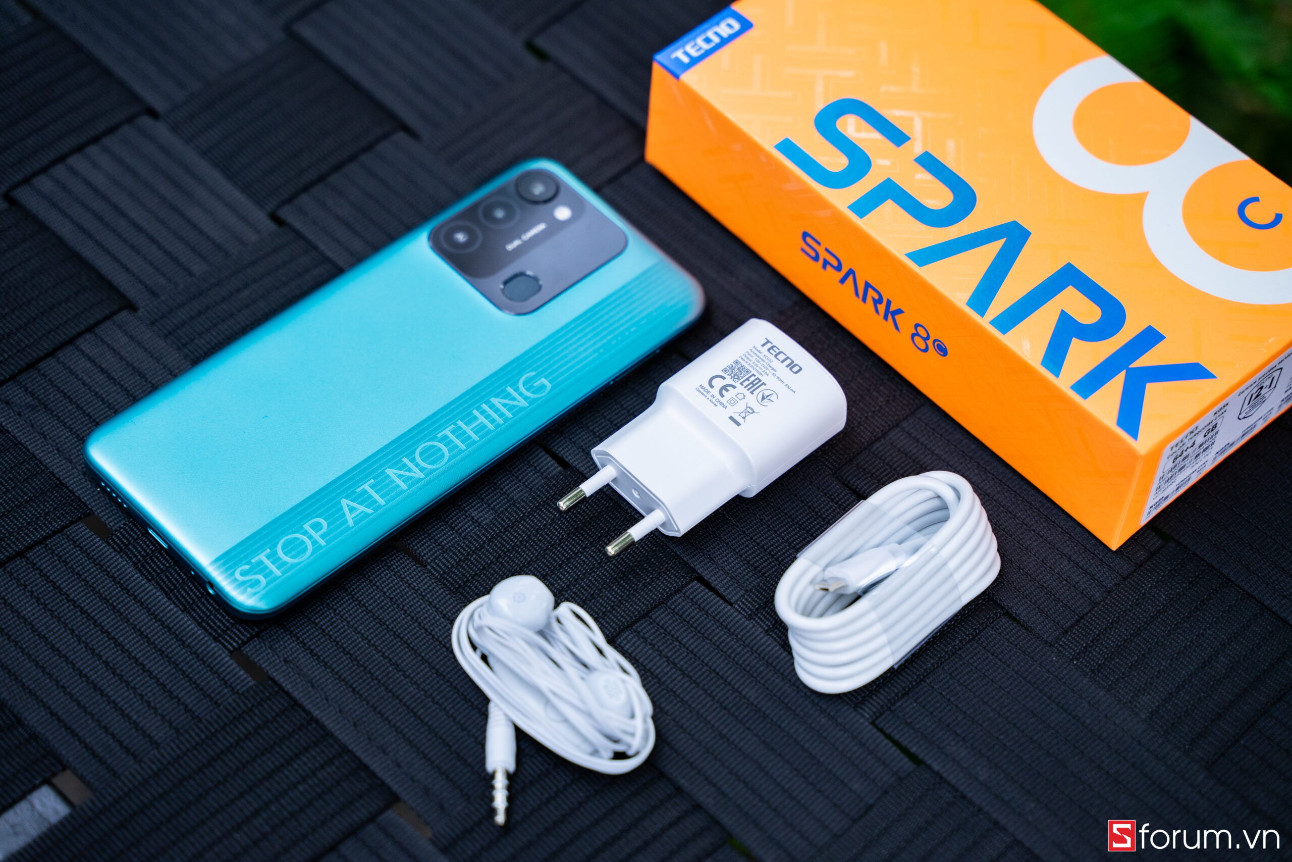 Trên tay Tecno Spark 8C ngon, bổ, rẻ: Chưa tới 3 triệu nhưng có màn 90Hz, pin 5000mAh "tẹc ga ...