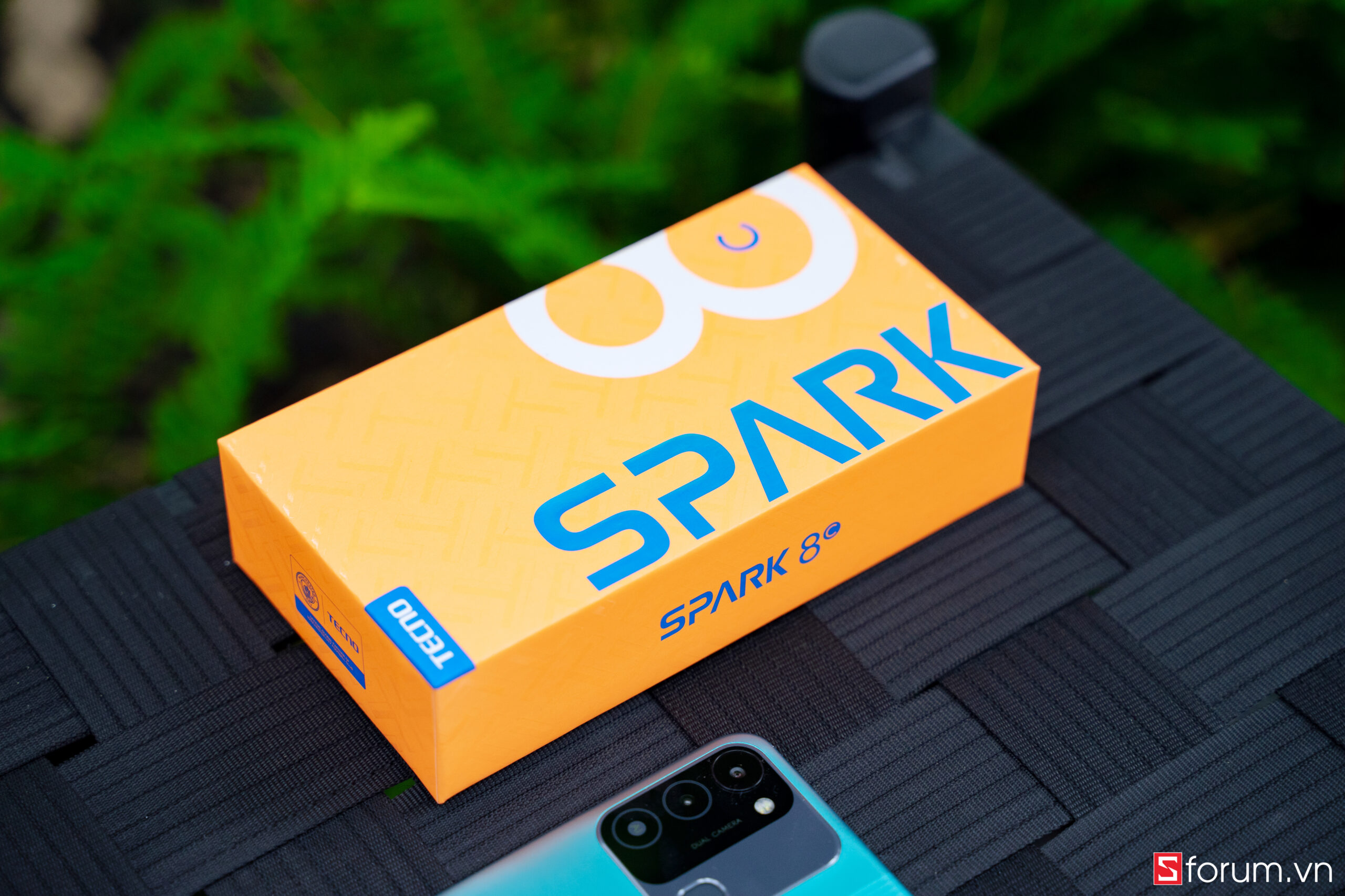 Trên tay Tecno Spark 8C ngon, bổ, rẻ: Chưa tới 3 triệu nhưng có màn 90Hz, pin 5000mAh "tẹc ga ...