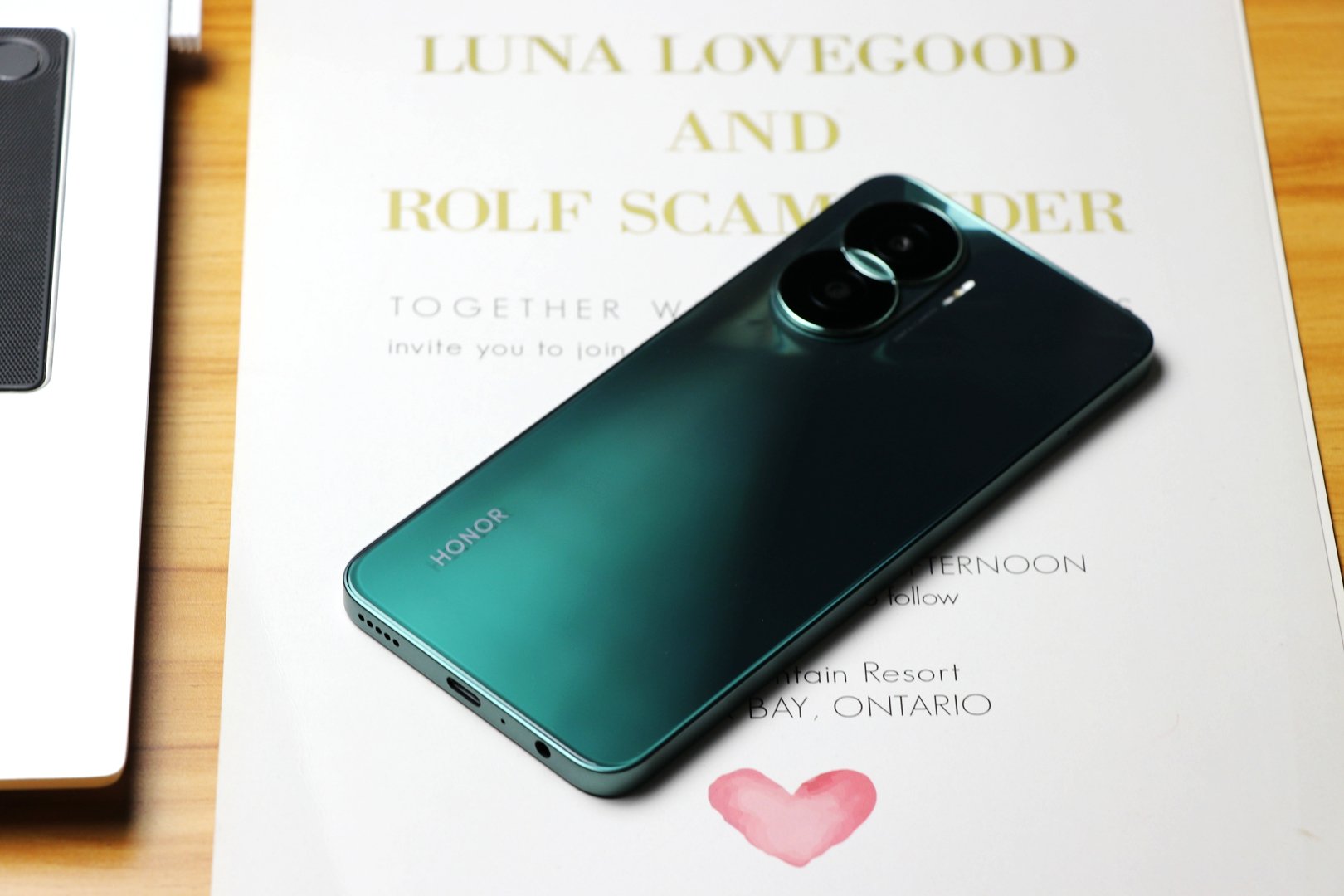 Cận cảnh Honor X40i: Thiết kế camera hình số 8, Dimensity 700, sạc ...
