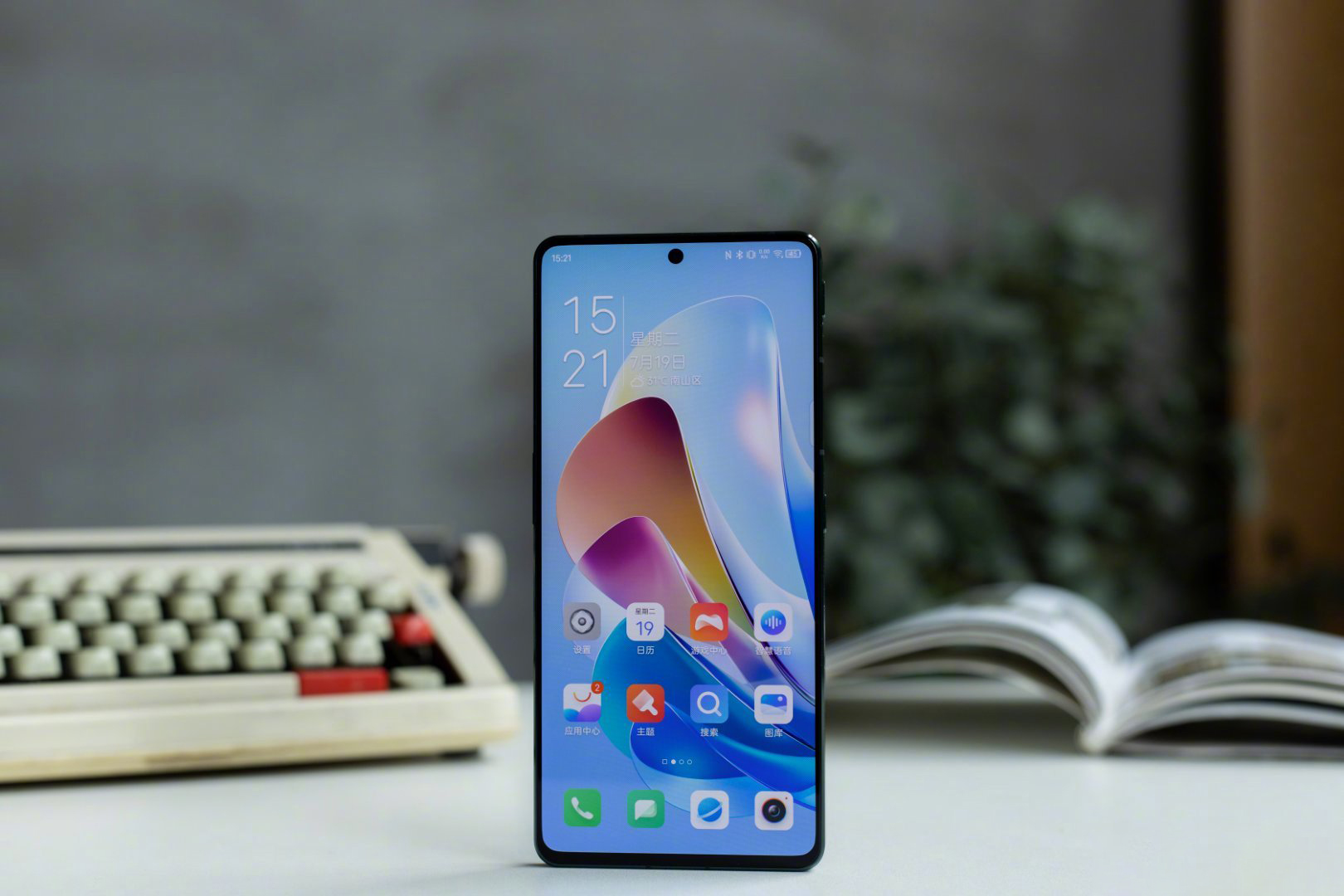 Trên tay nubia Z40S Pro: Thiết kế đẹp, Snapdragon 8+ Gen 1, sạc nhanh 120W, giá từ 11.9 triệu đồng