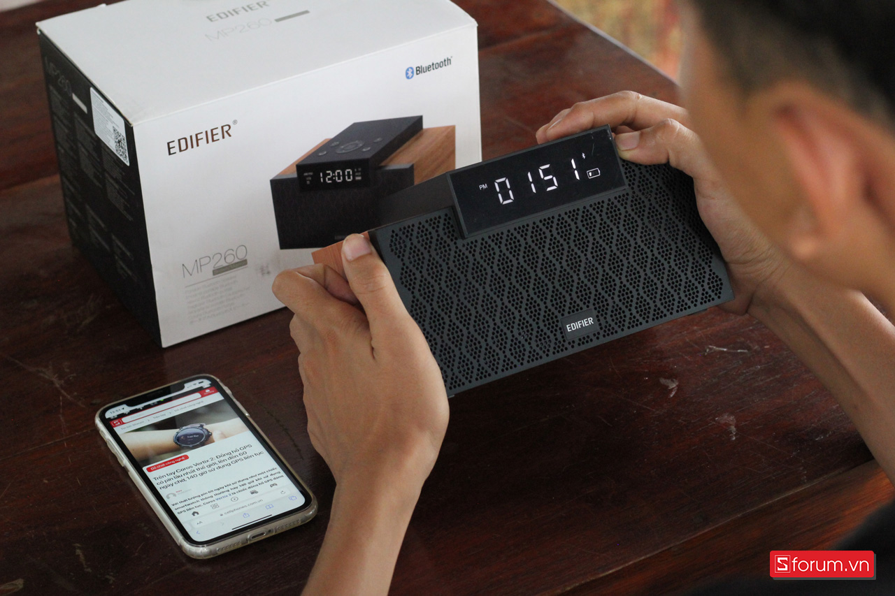 Trên tay loa di động Edifier MP260: Chất âm hiện đại gói gọn trong ...