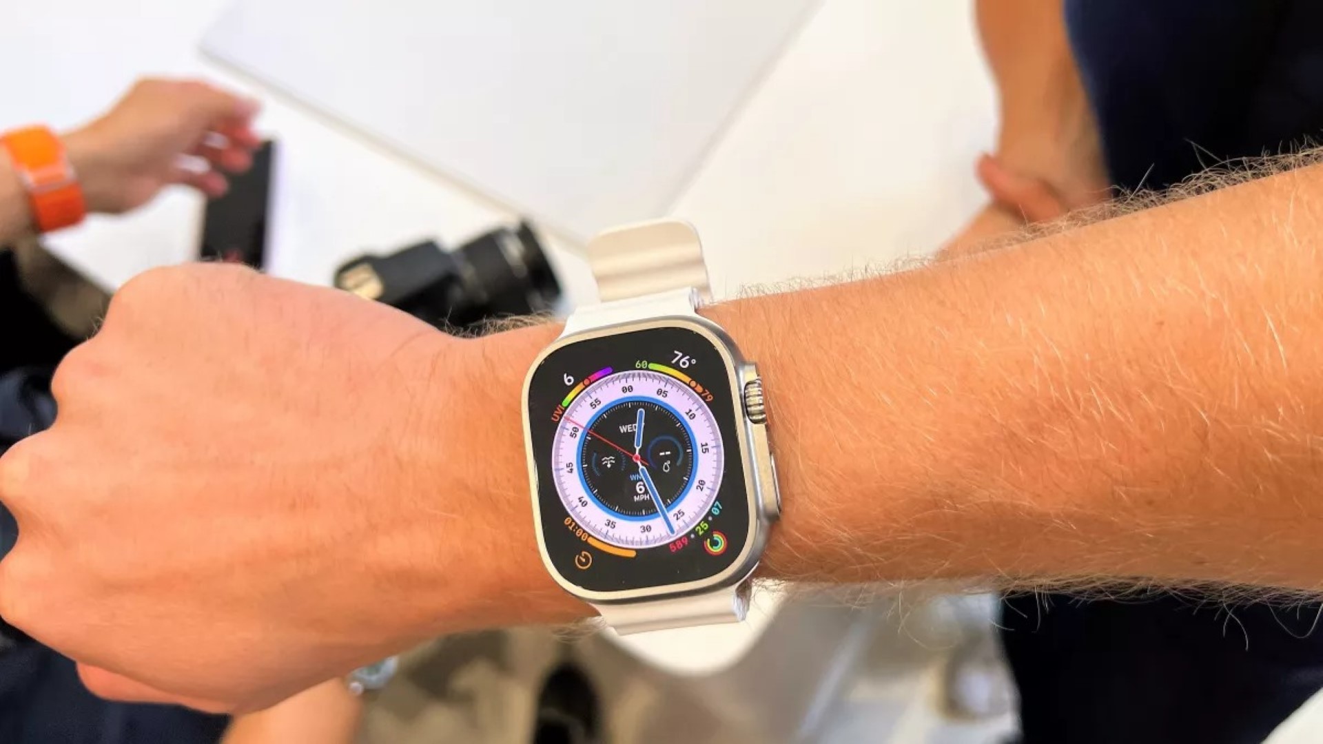 Trên tay Apple Watch Ultra: Thiết kế hầm hố, tính năng đỉnh cao, pin 60 ...