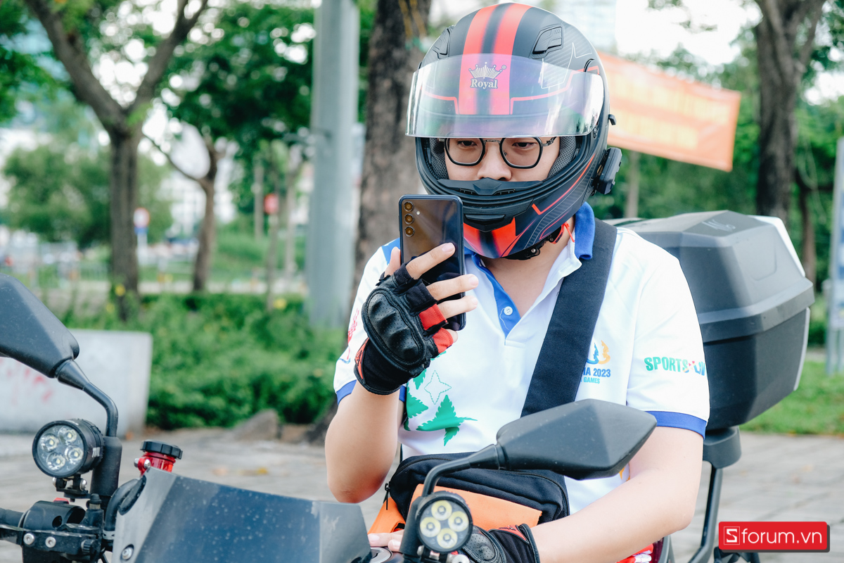 Galaxy M34 5G với pin khủng 6,000mAh bền bỉ sẵn sàng cùng các phượt thủ ...